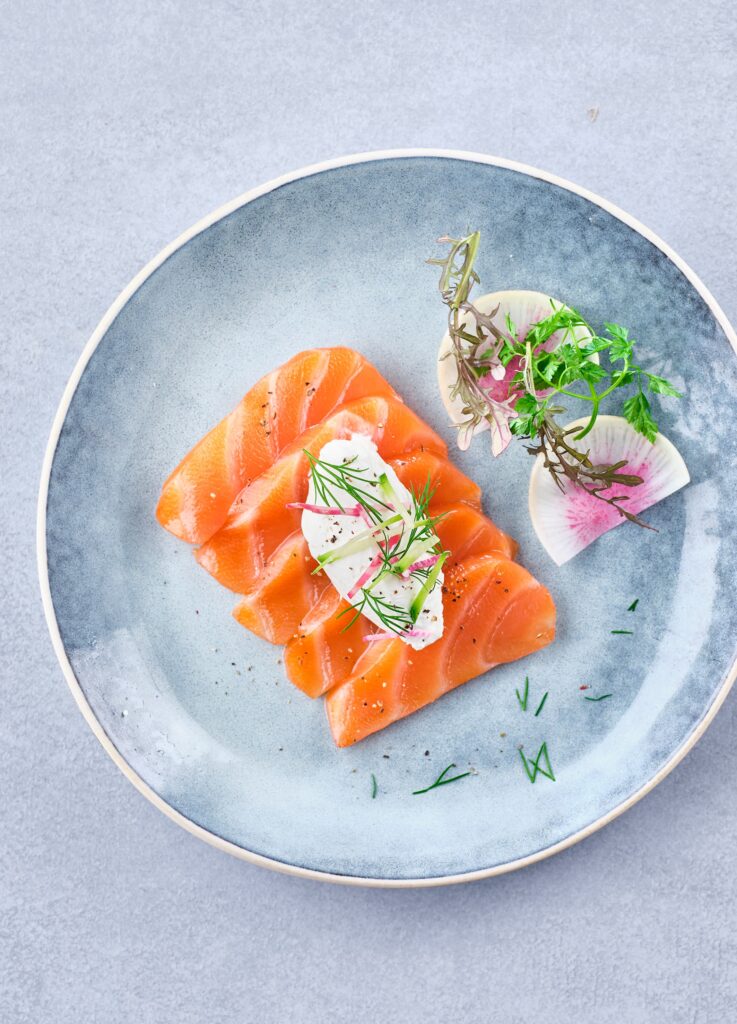Smoked salmon ventrèche, lemon whipped cream and radish salad - Rougié